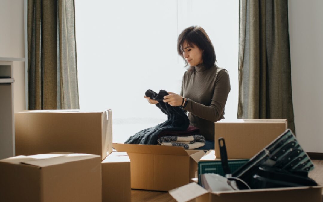 How To Pack Clothes For Moving – Step-by-Step Guide